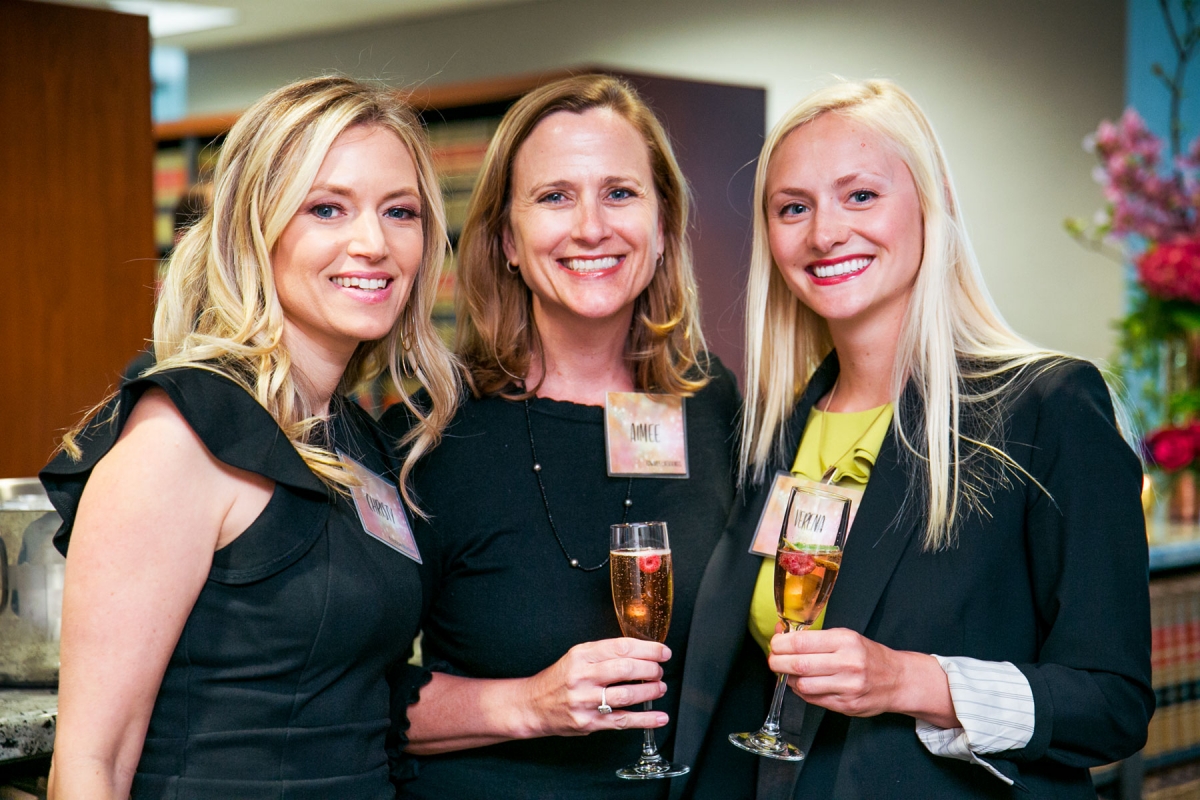 Knobbe Martens Hosts 11th Annual “Women in IP” Dinner | Knobbe Martens